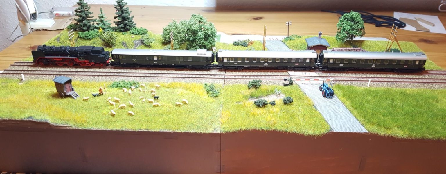 Modelleisenbahn Projekt Spur N - Modul Bahnübergang | Modellbahn Module ...